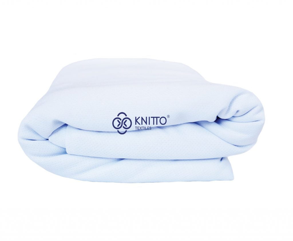 Apa Perbedaan Bahan Polyester dan Bahan Kaos Katun?