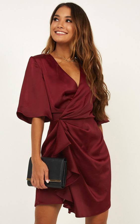 7 Warna Baju untuk Kulit Gelap dan Warna Baju Terbaik