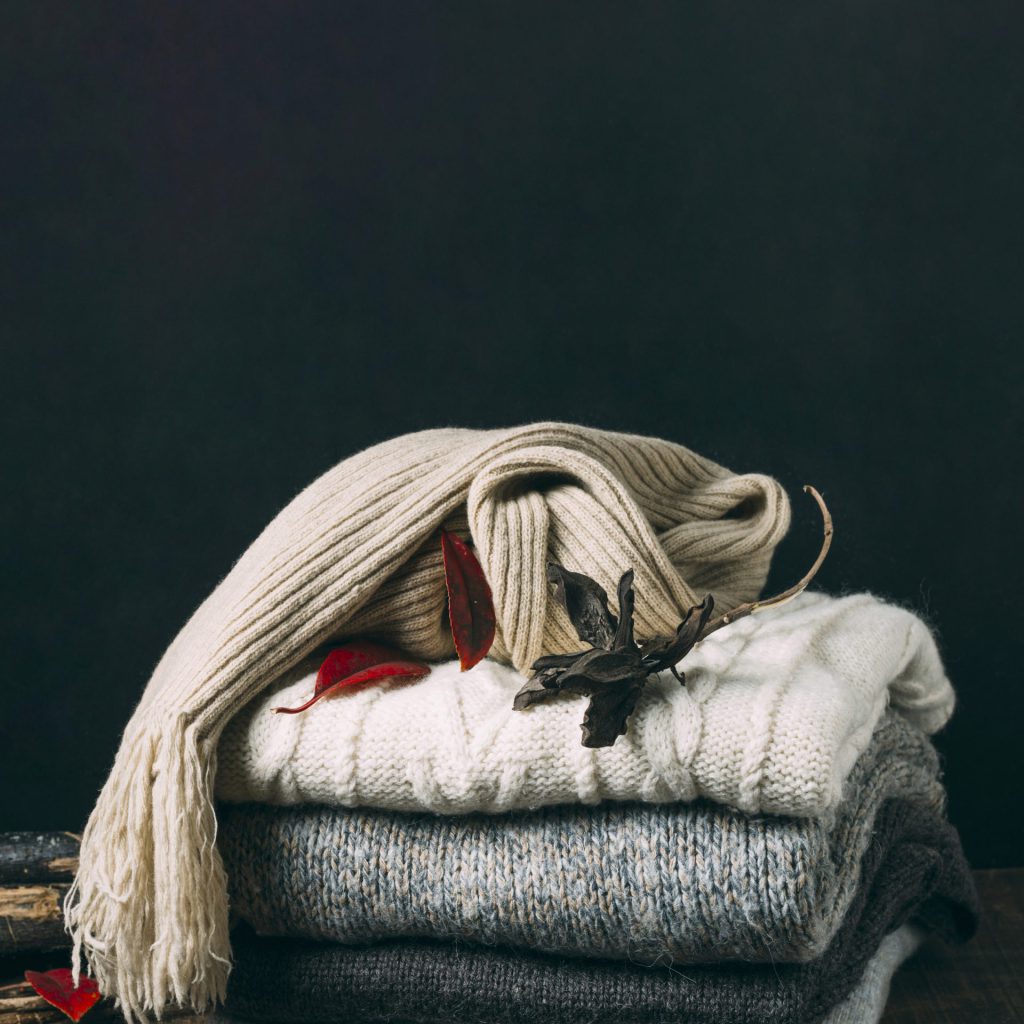 Mengenal Bahan Semi Wool: Karakteristik, Kelebihan Dan 4 Contoh Produknya