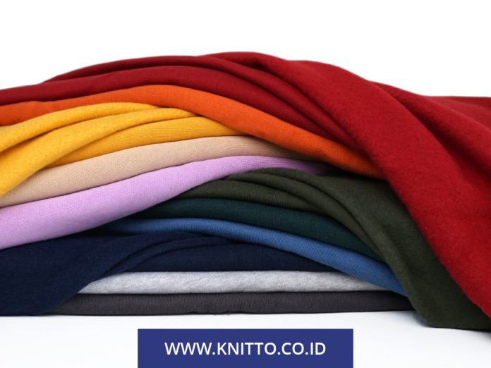 3 Jenis Kain Fleece, Solusi Bahan Jaket Musim Dingin