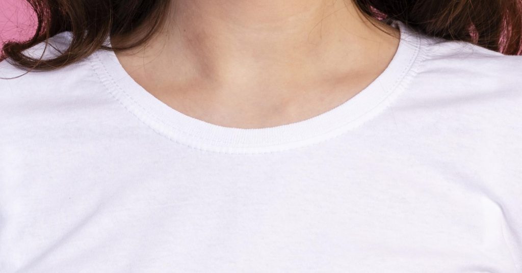 5 Model Kerah Baju Wanita yang Trendi, Favoritmu yang mana?