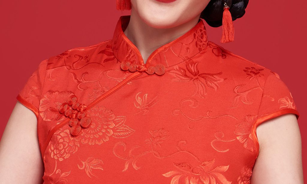 5 Model Kerah Baju Wanita yang Trendi, Favoritmu yang mana?