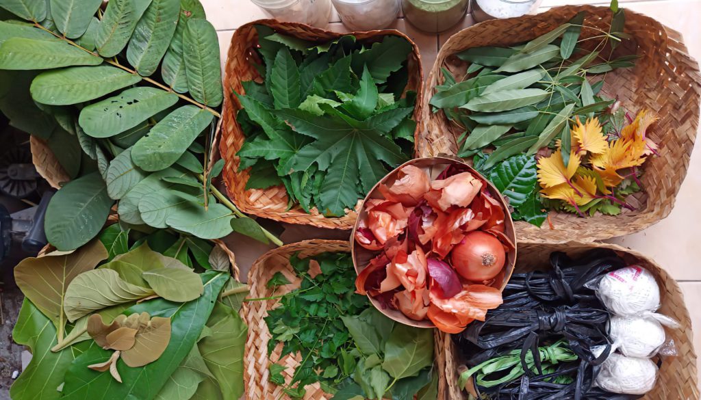 Begini 5 Langkah Cara Membuat Batik Ecoprint yang Unik!