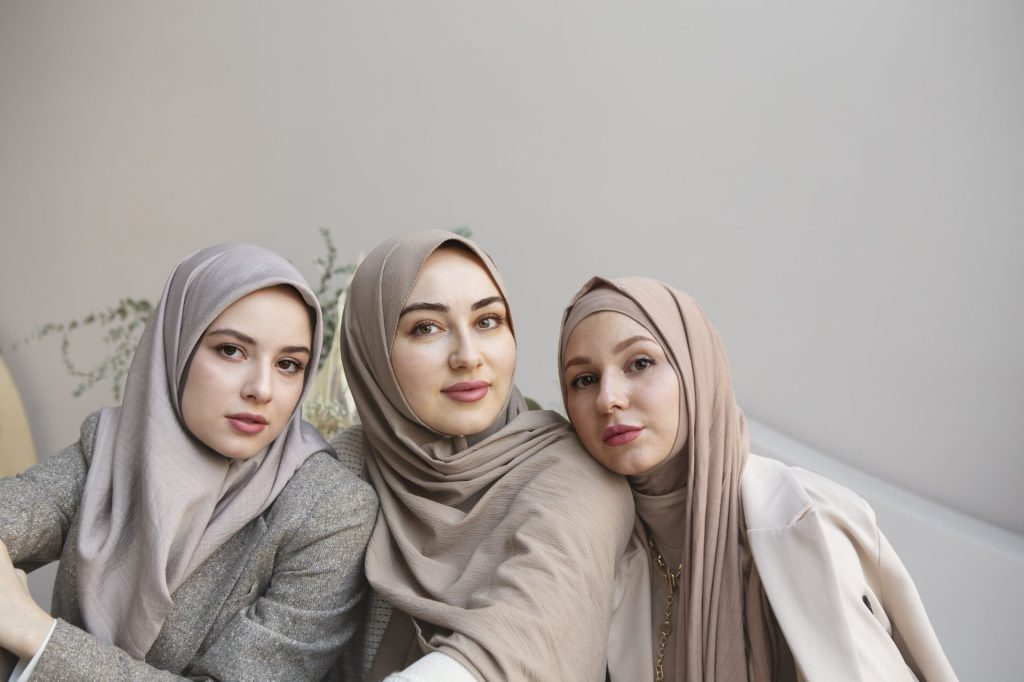 10 Tren Warna Baju Lebaran di 2024, Apa Masih Warna Sage?