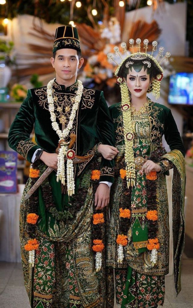 6 Baju Adat Jawa Tengah, Fungsi, dan Makna Filosofisnya
