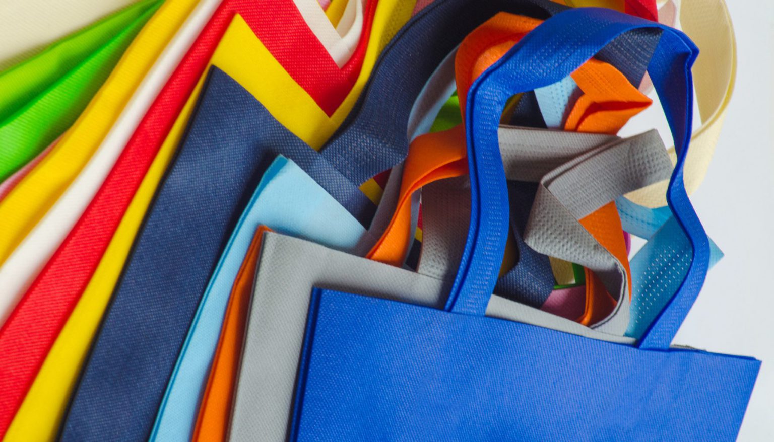 Apa Itu Tas Spunbond? Serta 10 Rekomendasi Warna Terbaik