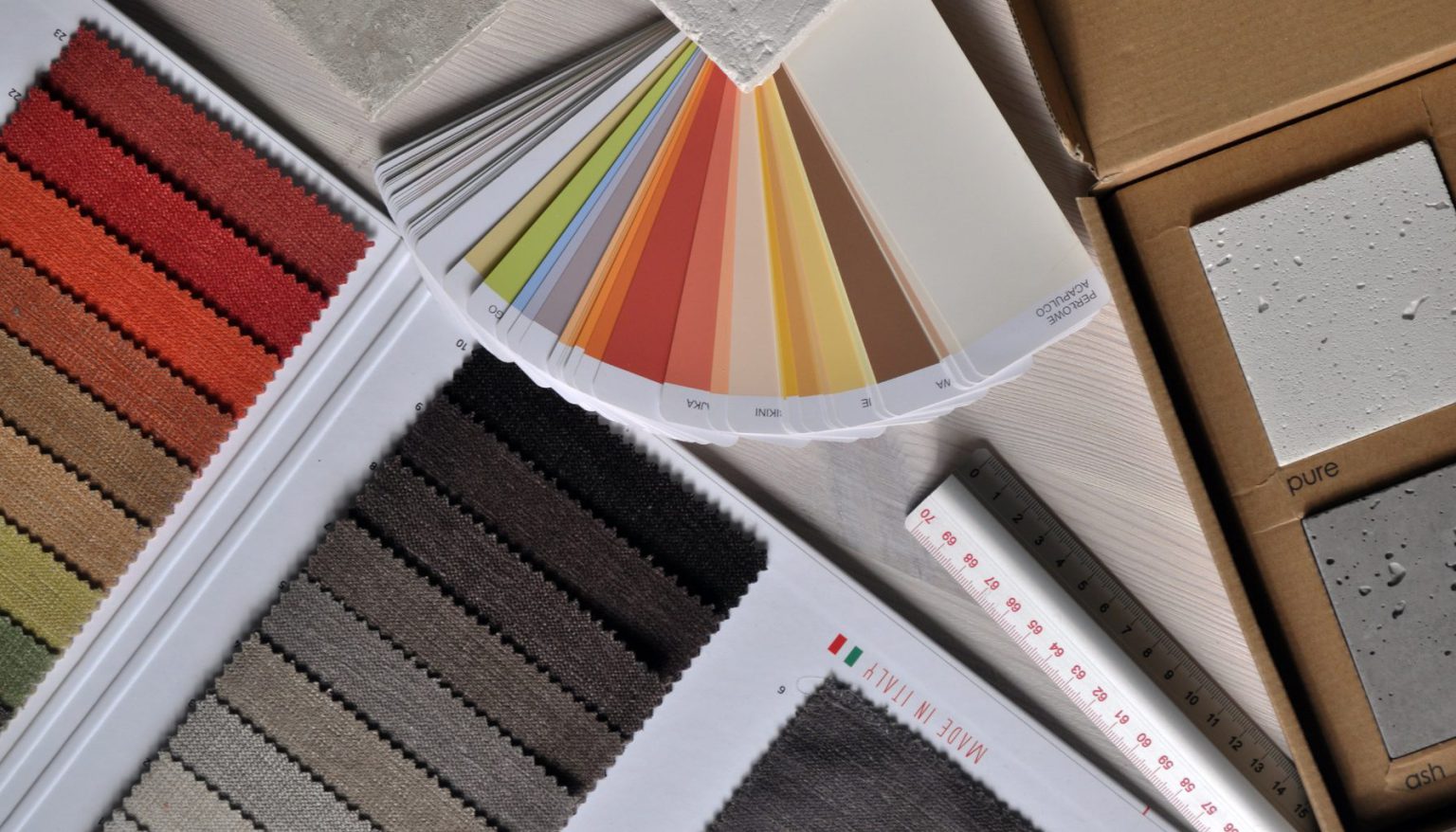 20 Macam-Macam Warna Abu-Abu yang Jadi Fashion Terkini, Cek!